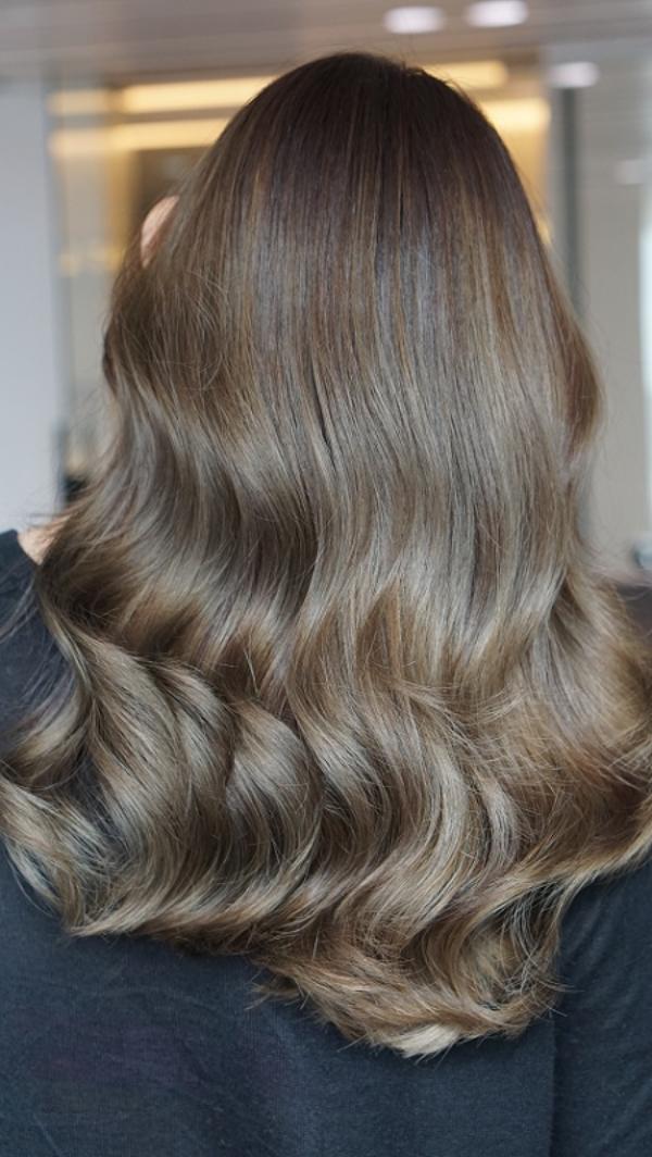 Tren Warna Rambut Ash Brown Balayage untuk Tahun 2019 - Womantalk